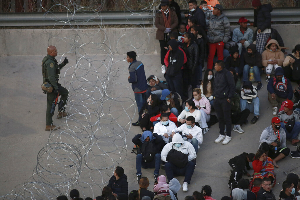 Wed. 9:26 a.m.: Tens of thousands at US-Mexico border wait for limits ...
